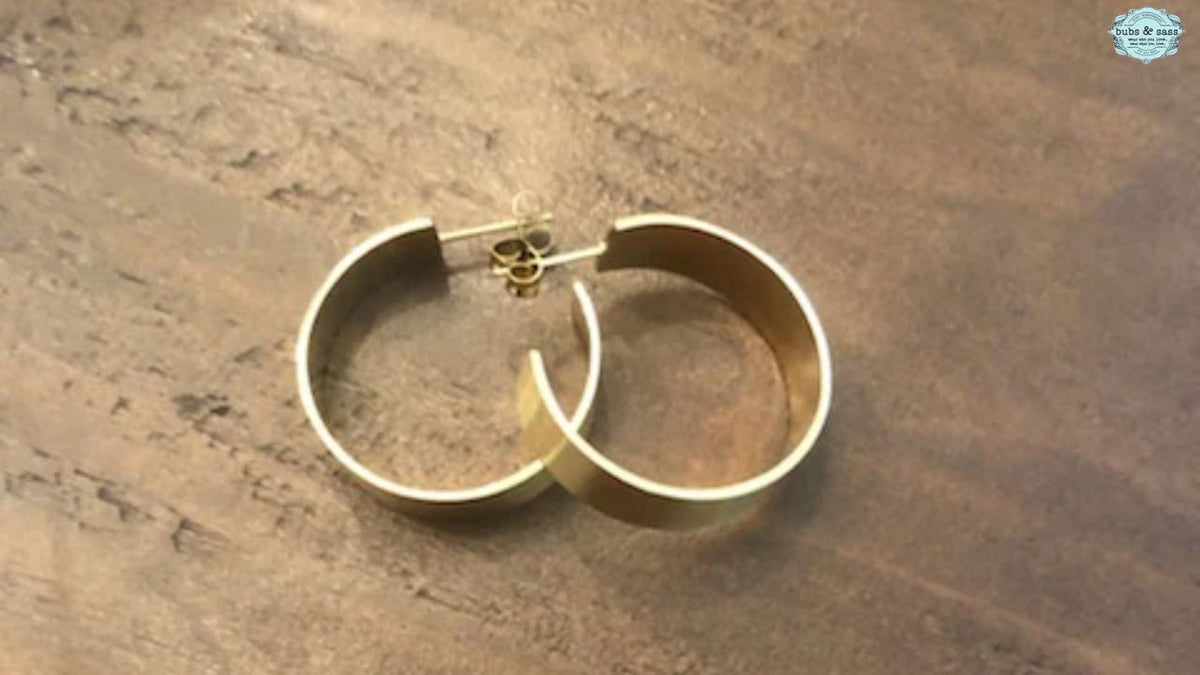 How to Take Off Earrings with Safety Back: A Gentle Step-by-Step Guide ...